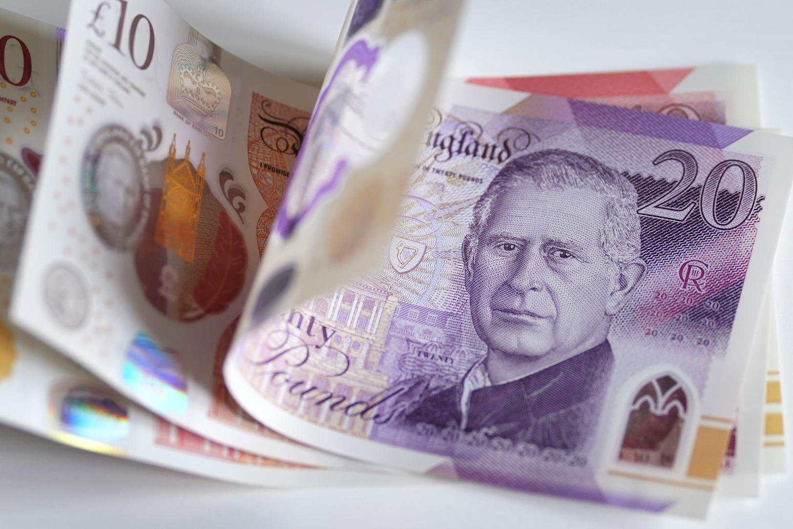UK Faces Weaker Economic Growth And Higher Inflation - Northants 1